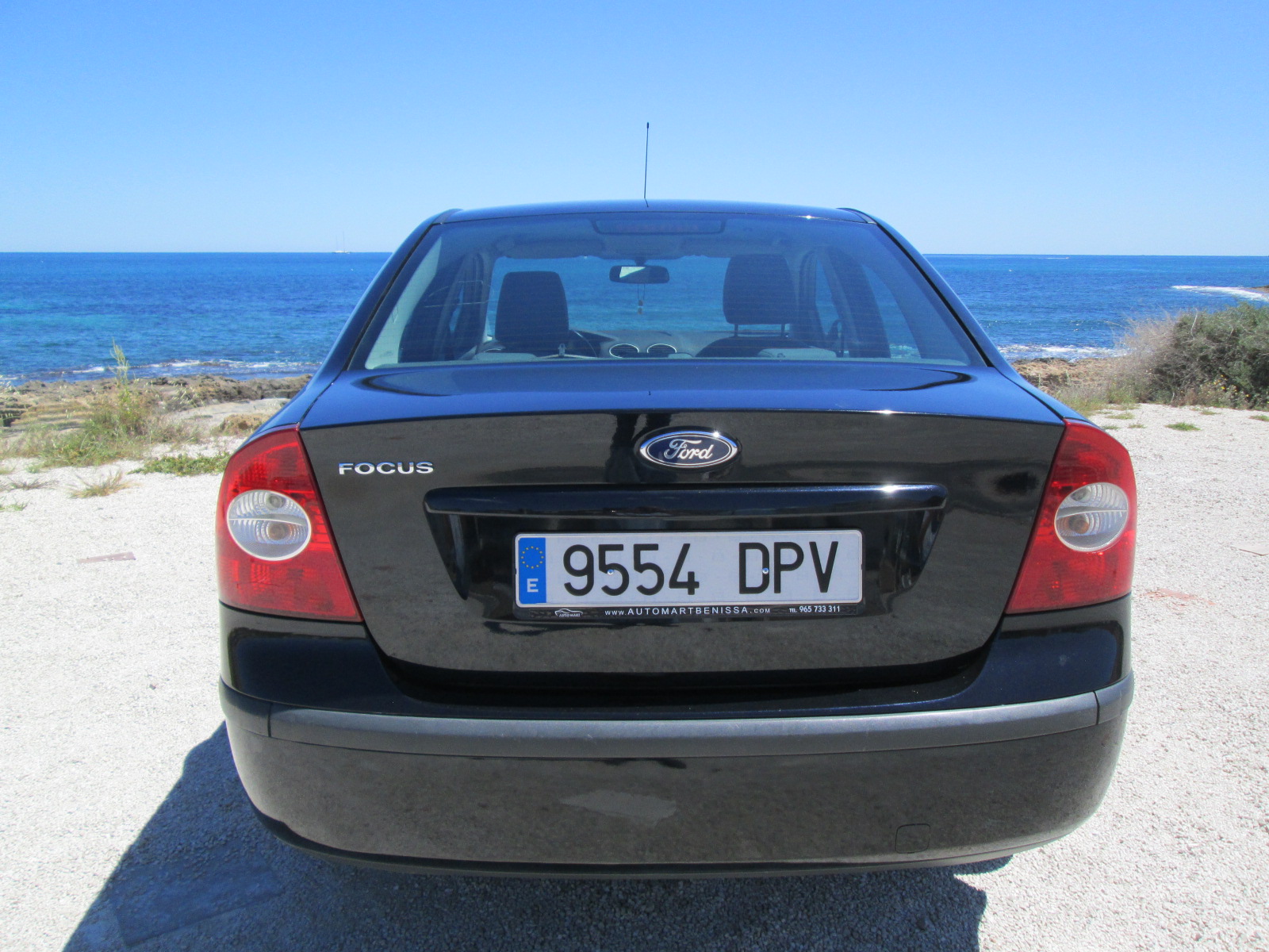 Ford Focus 1.6 Automatic Saloon For Sale | Mía Cars